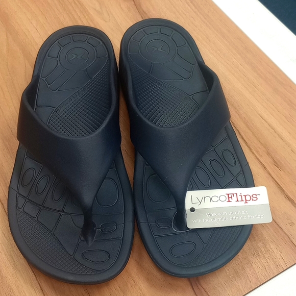 Aetrex | Shoes | Aetrex Lynco Flips | Poshmark